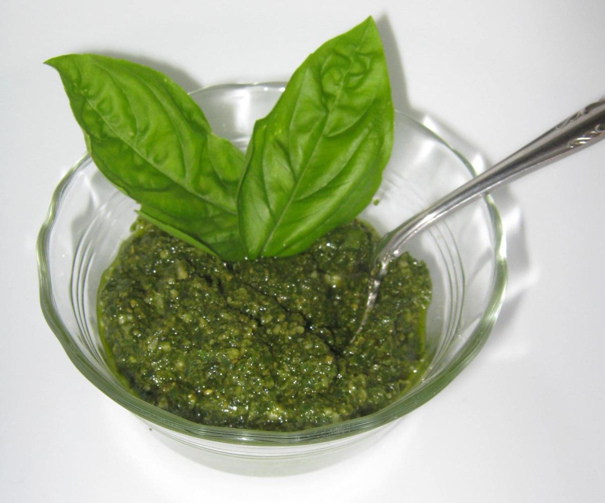 Fresh Basil Pesto – Diane's Food Blog